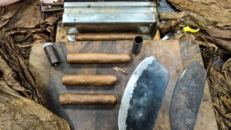 How to roll an authentic premium cigar